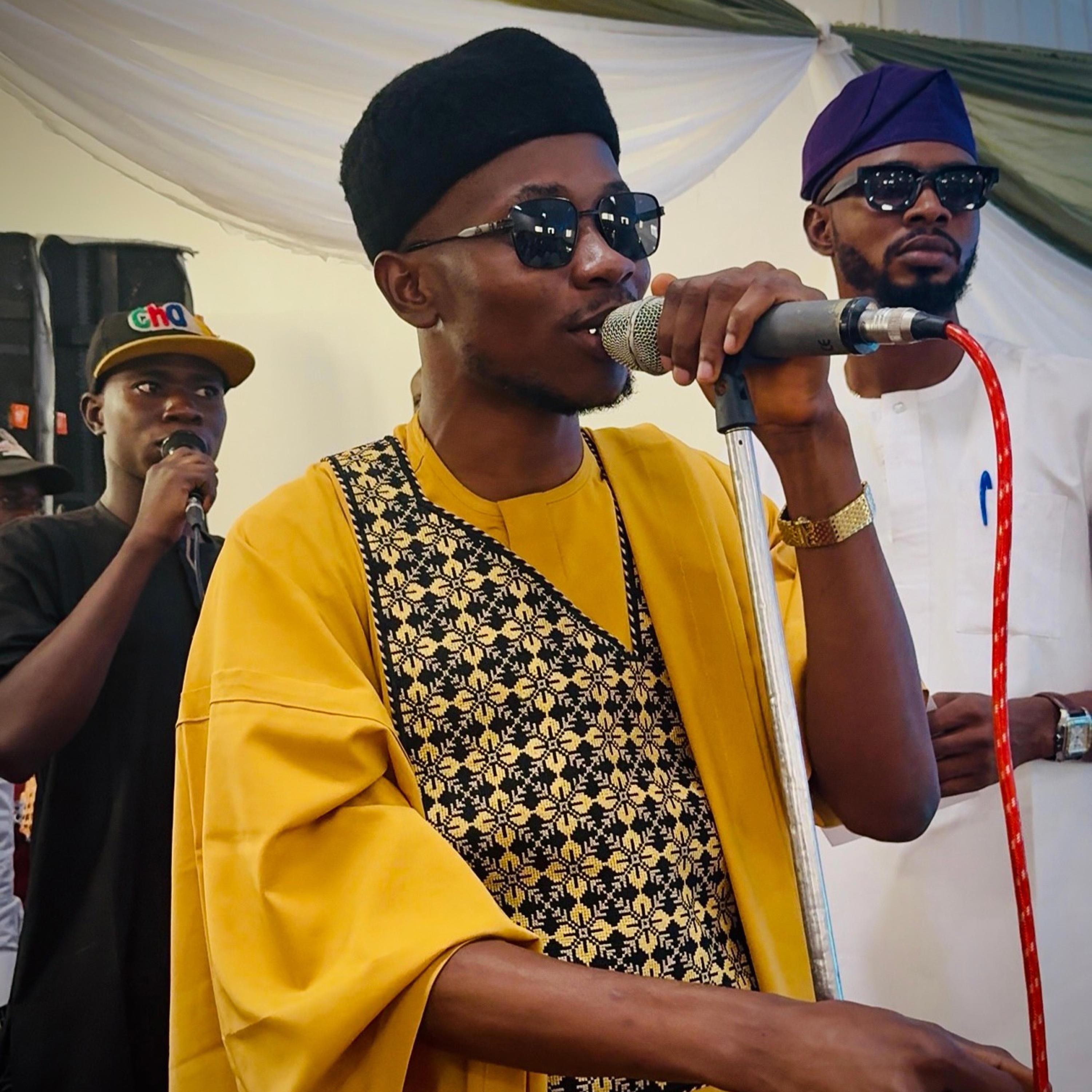 HON. MUSTOPHA WEDDING (Live) - Awiye Agba - 单曲 - 网易云音乐