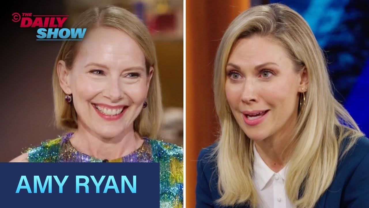 Amy Ryan - “Doubt: A Parable” & “Sugar” | The Daily Show - 崔娃脱口秀 - 电台节目 ...