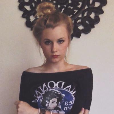 Bri Tolani - 歌手 - 网易云音乐