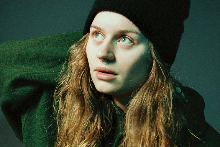 专辑乐评：girl in red《chapter 1》 - 专栏文章 - 网易云音乐