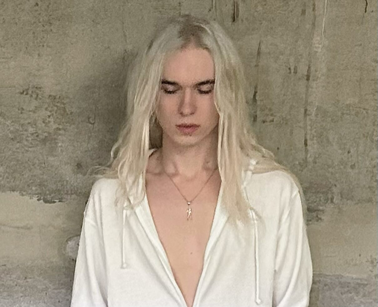 2hollis - 歌手 - 网易云音乐