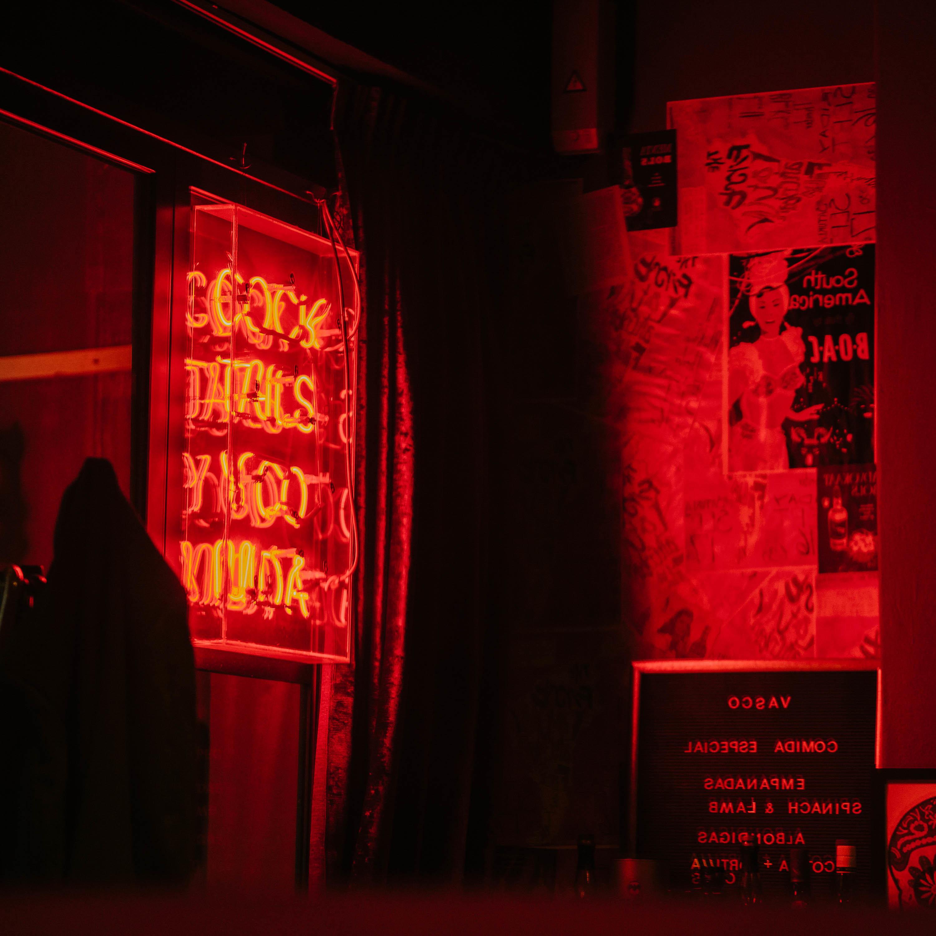 Rain & Chill - Lo-Fi Beats/Lounge Music Café/Chillout Lounge - 单曲 - 网易云音乐