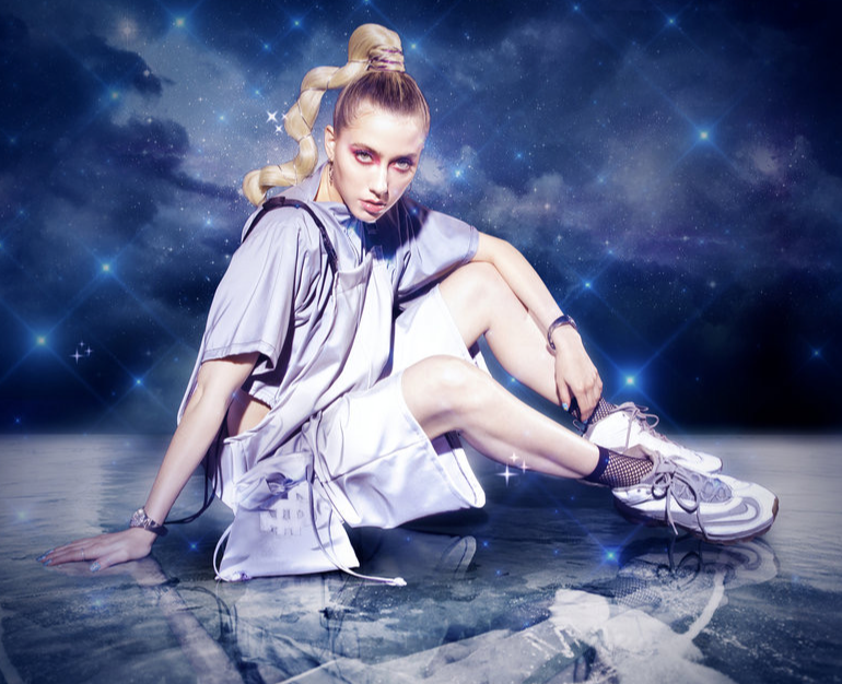 LIZ - 歌手 - 网易云音乐