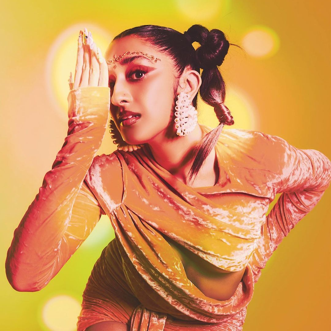 Raveena（Raveena Aurora） - 歌手 - 网易云音乐